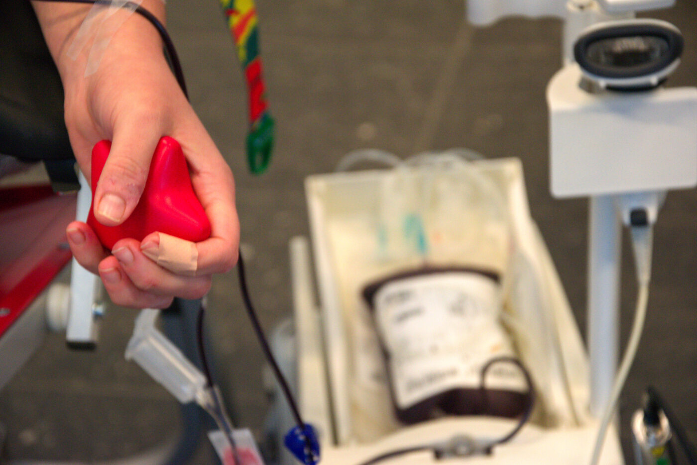 Rode Kruis-campagne 'Bloedserieus' motiveert studenten om bloeddonor te ...